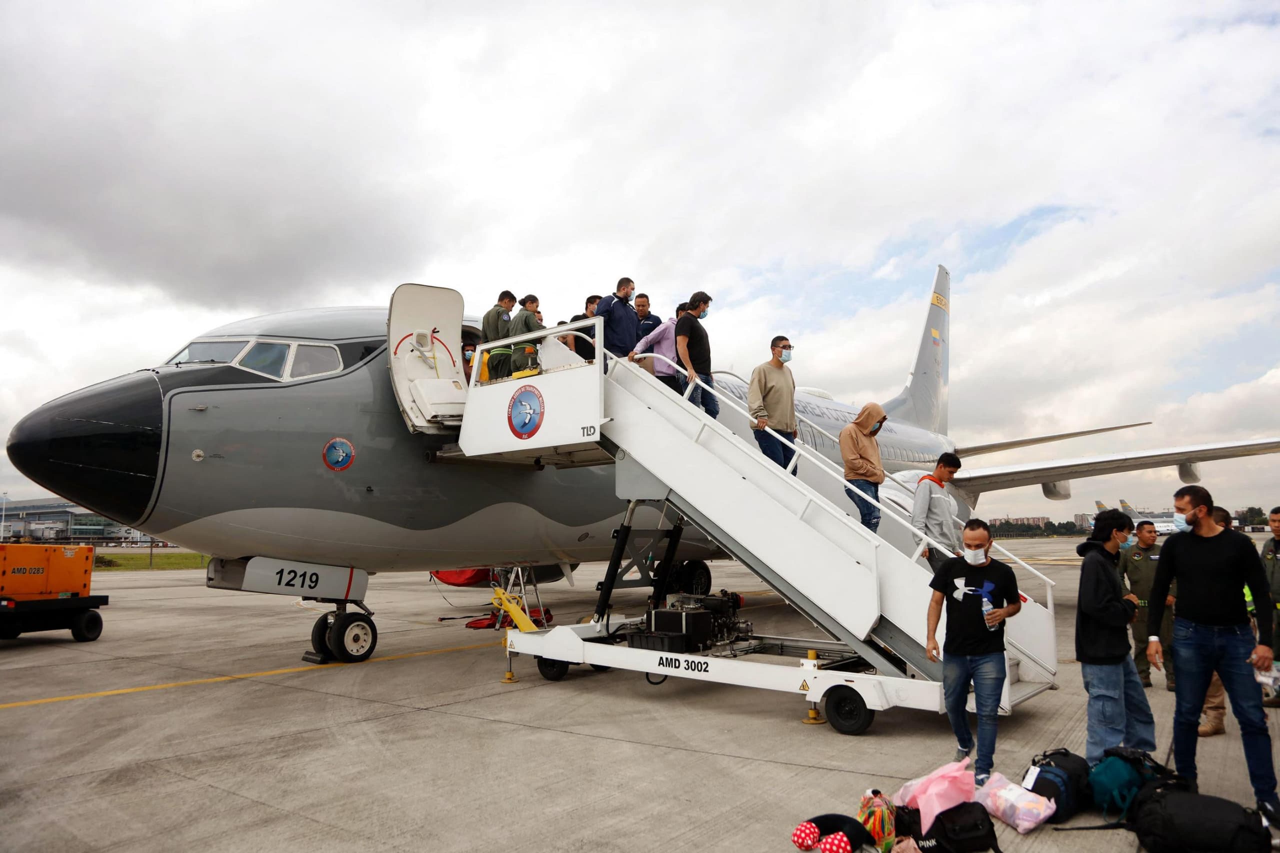 Sierra Leone : un premier avion de migrants expulsés des États-Unis ...